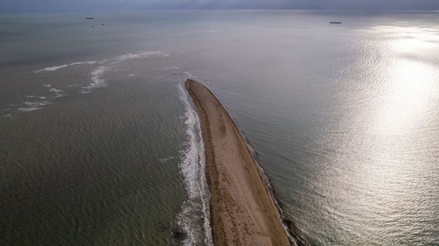 Tracking Caspian Sea level decline in satellite imagery – Goodman ...